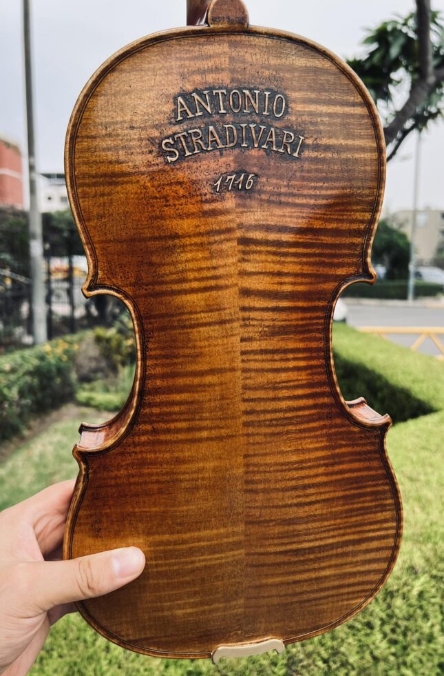 Violin Antonio Stradivarius Tallado – Importaciones Luna Peru